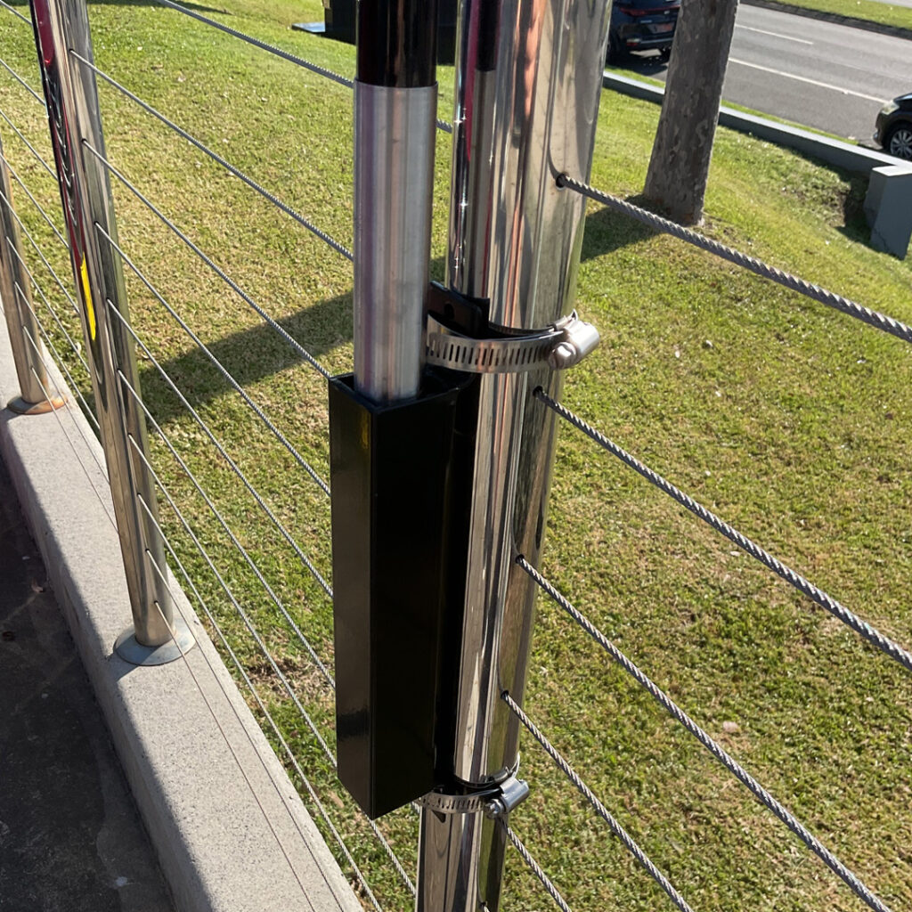 Vertical Holder 2 Lugs - Auto Visuals
