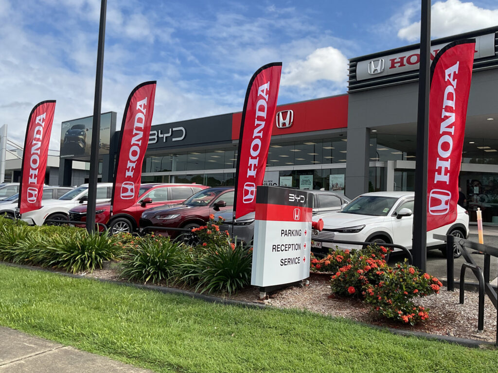 Honda Red White Wingtip - Auto Visuals